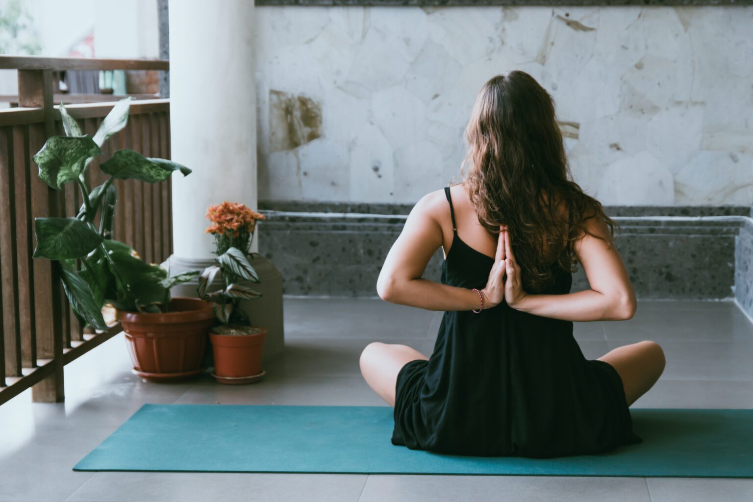 The 10 Best Free Yoga Online Classes to Consider - This Mindful Space